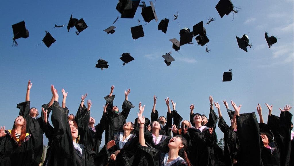 How to Take Better Graduation Photos - 42West