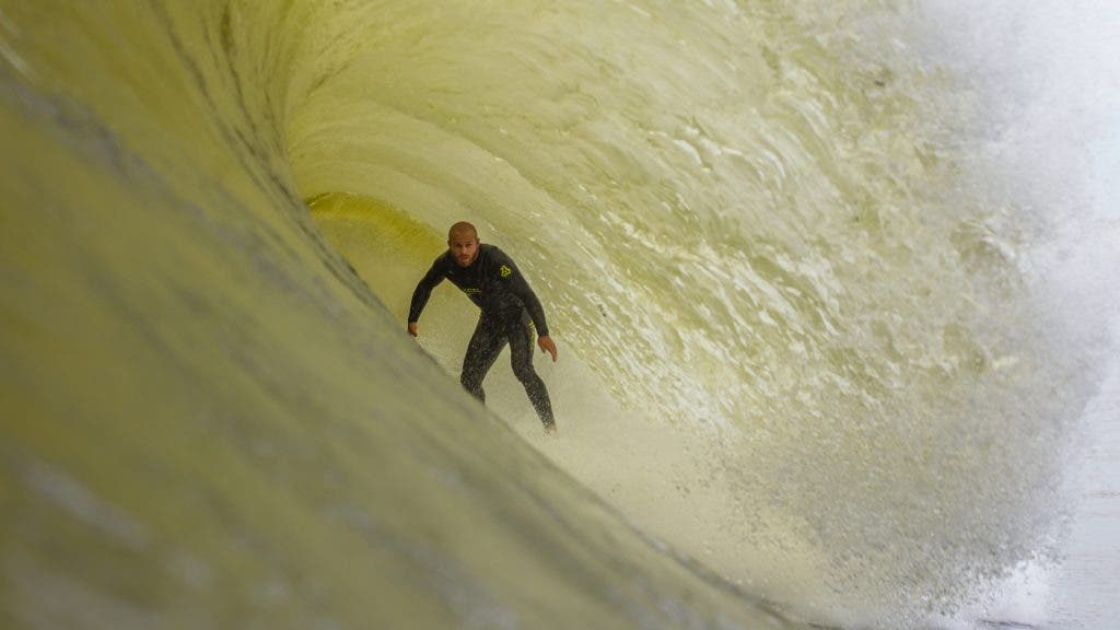 Surf Photography: 7 Tips For Shooting An Epic Hurricane Swell - Adorama