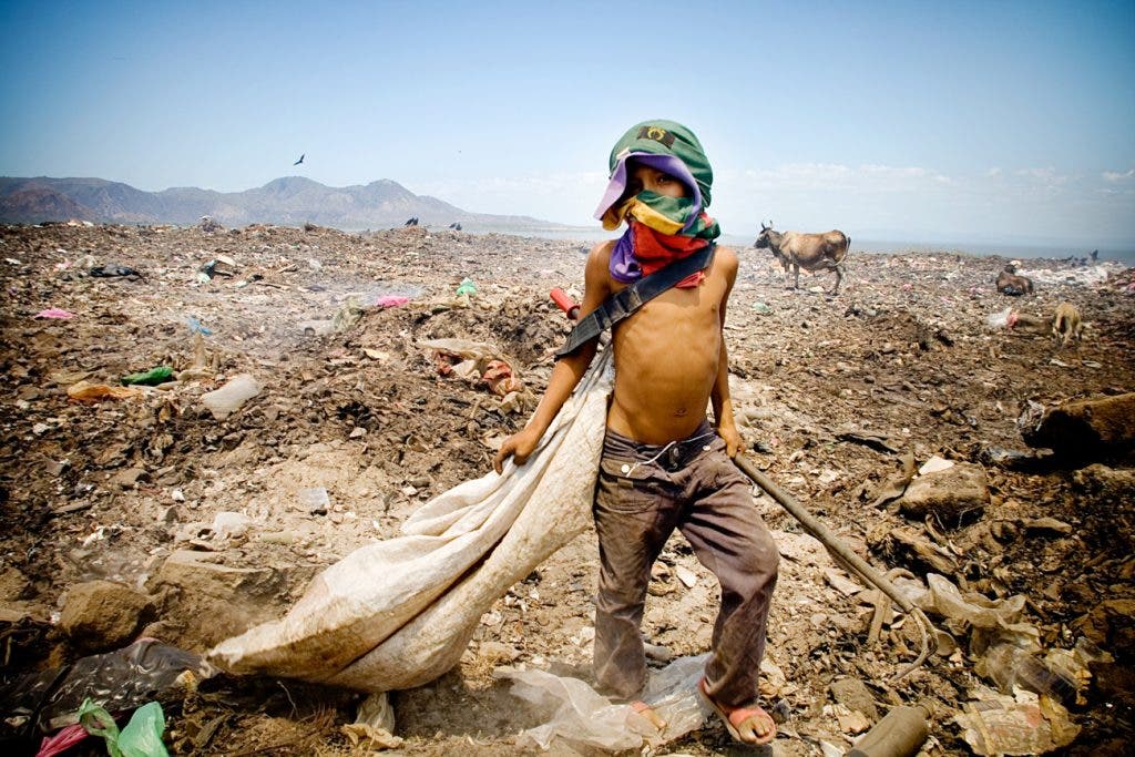 Photographer Raises $13K In Tuition for Children Living in Poverty - ALC