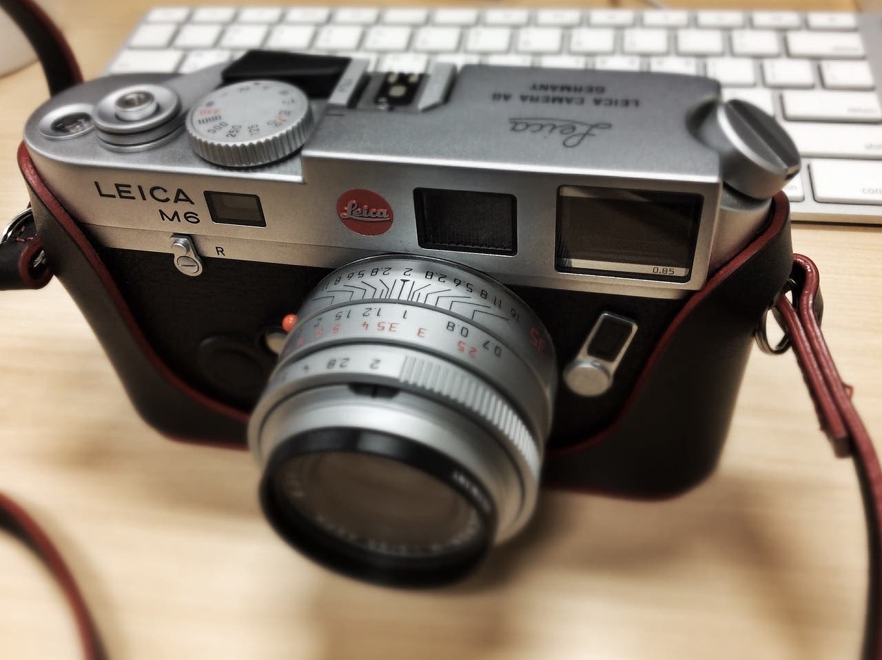 Leica Q2 Daniel Craig x Greg Williams Compact Digital Camera 19058