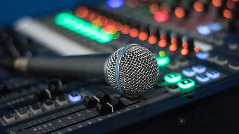 The Best Wireless Microphones & How to Choose One - 42West