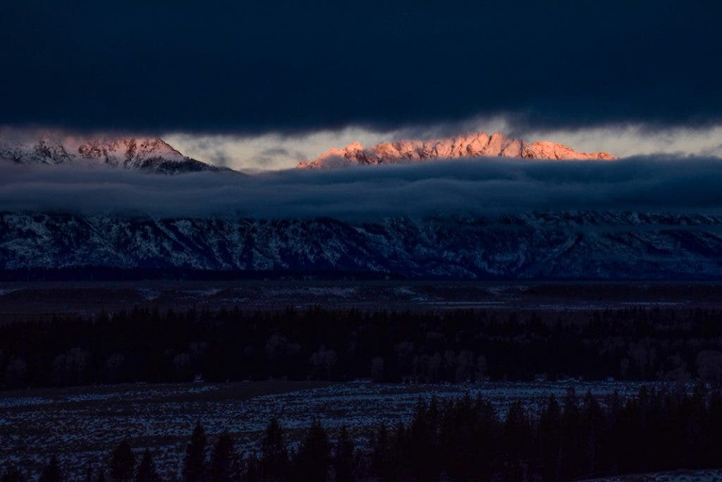 5 Tips for Capturing Successful Alpenglow Shots - Adorama