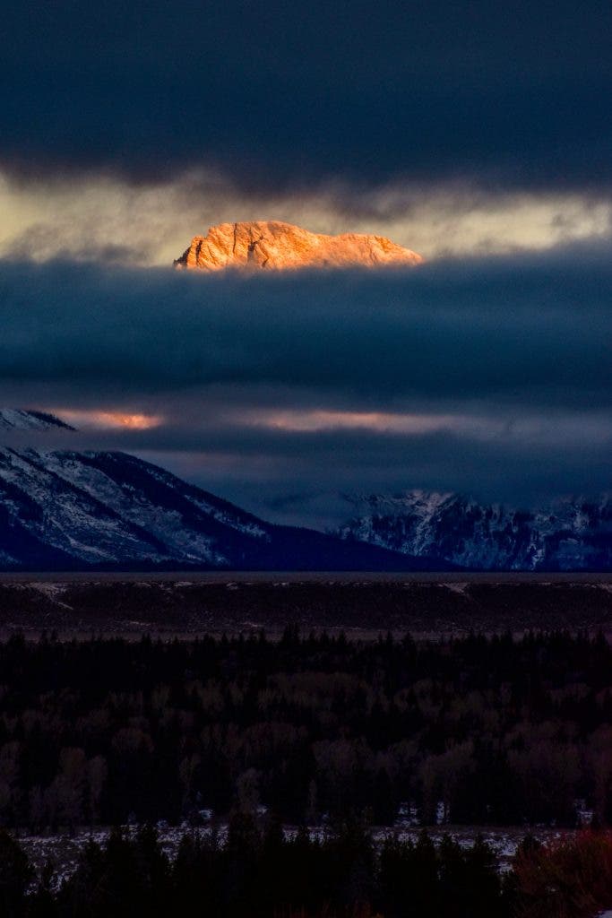 5 Tips for Capturing Successful Alpenglow Shots - Adorama
