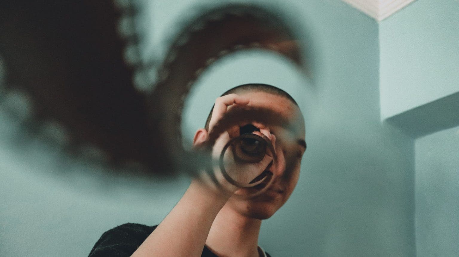 How to Take a Good Selfie in 6 Tips - Adorama
