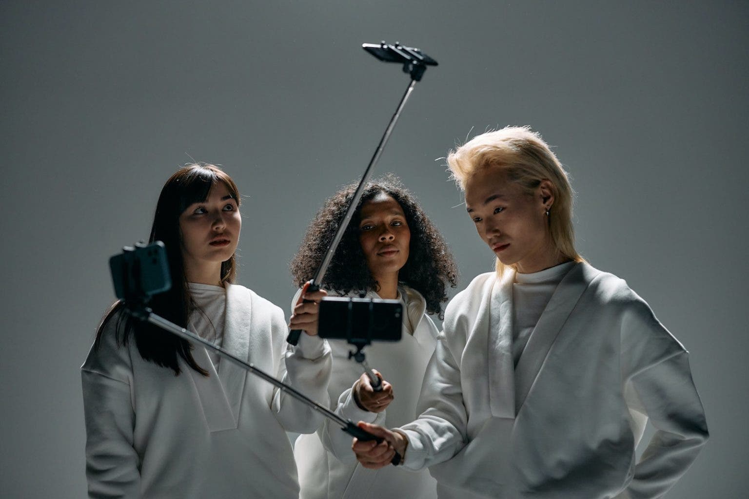 How to Take a Good Selfie in 6 Tips - Adorama