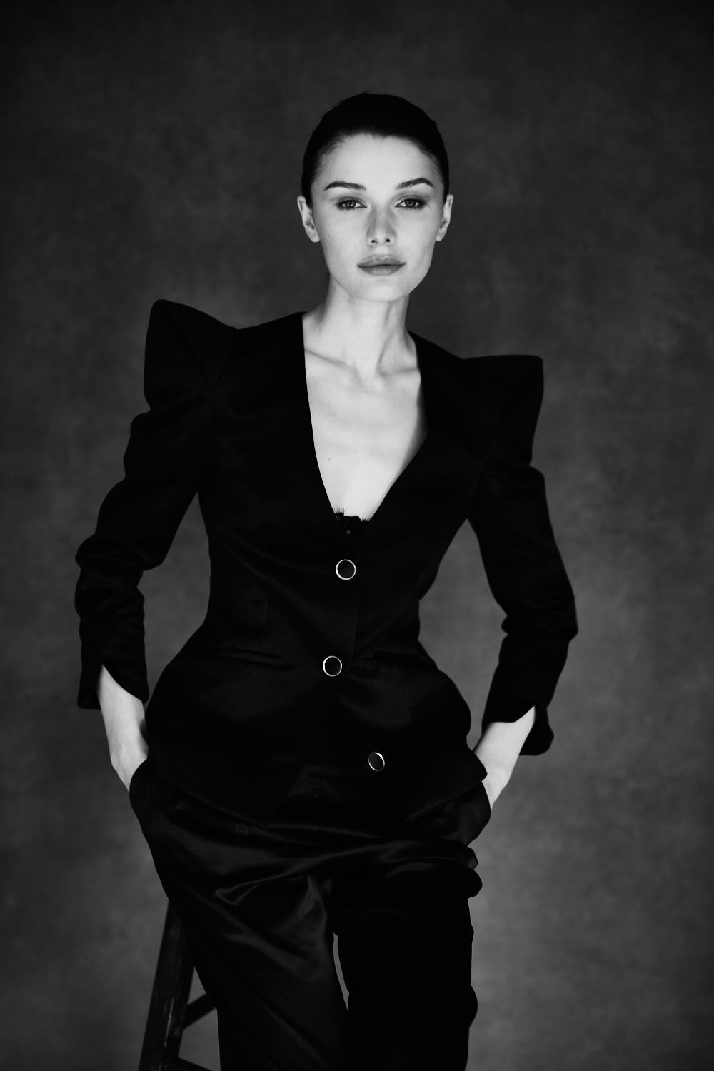 How to Use Garage Lighting for Fashion Photography - 42West