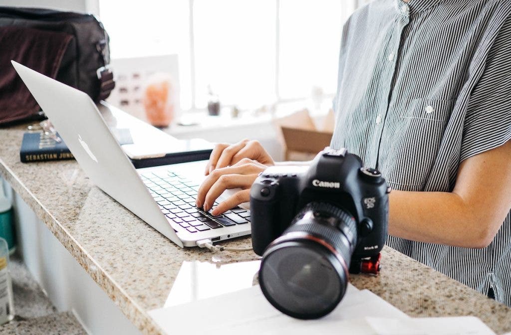 AI in Photography: How Photographers Can Use Artificial Intelligence ...