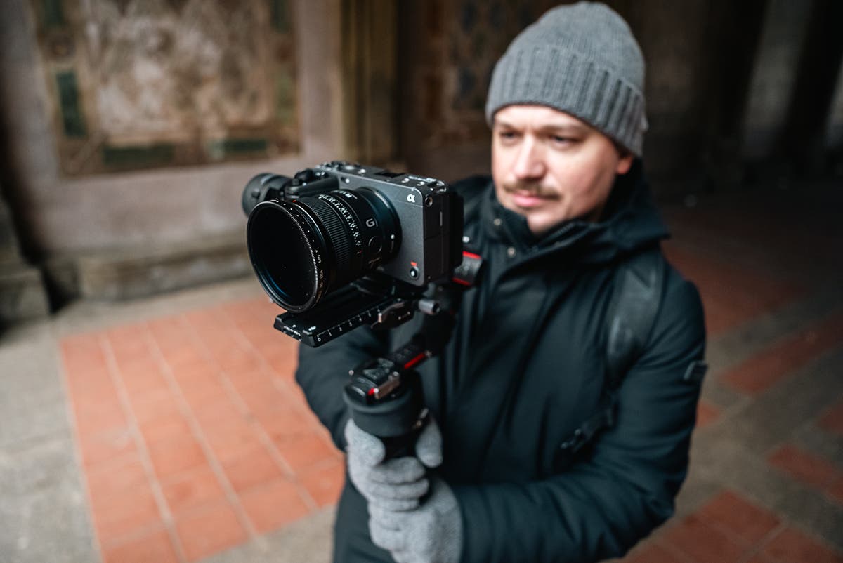 Sony FE 16mm 1.8 G Lens Ultra-Wide, Fast, and Compact - Adorama