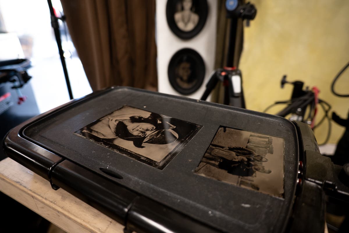 How to Shoot a Tintype: A Step-by-Step Guide - Adorama