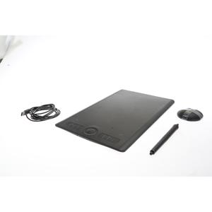 Used Wacom Intuos Pro Creative Pen Tablet - Medium, Black SKU#1566113 PTH660