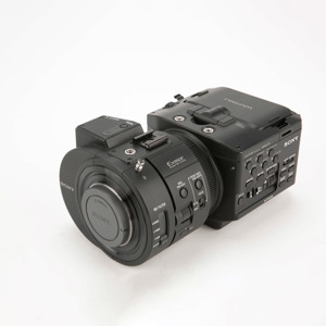 Used Sony NEX-FS700R Super 35 Camcorder with 18-200mm PZ OSS Lens (350 ...