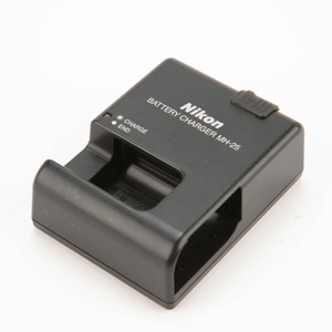 Used Nikon MH-25 Quick-Charger for EN-EL15 Rechargeable Battery 27015