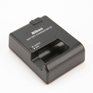 Used Nikon MH-25 Quick-Charger for EN-EL15 Rechargeable Battery