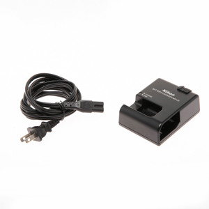 Used Nikon MH-25-a Quick-Charger for EN-EL15 Rechargeable Battery