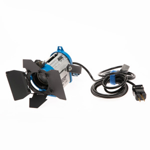 USED Arri 150/300/650 Compact Fresnel Kit with Wheels - Adorama