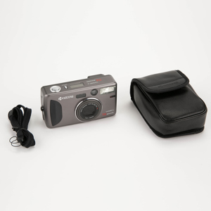 Used Yashica T4 Zoom Autofocus Point & Shoot Date Camera Used Yashica T4 Zoom Autofocus Point & Shoot Date Camera