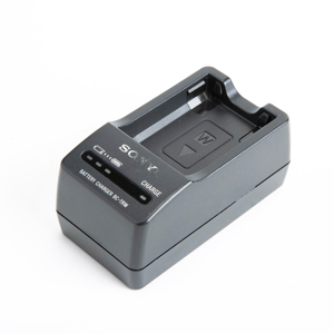 USED Sony BC-TRW Compact 100/240V Quick Charger for NP-FW50 Battery