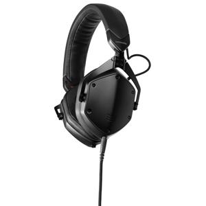 DJ Equipment Guide: How to Build a Beginner DJ Setup